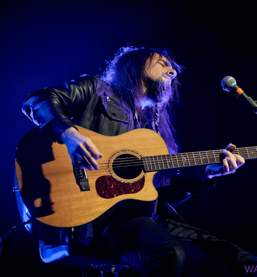 Ron ‘Bumblefoot’ Thal – Cort Guitars
